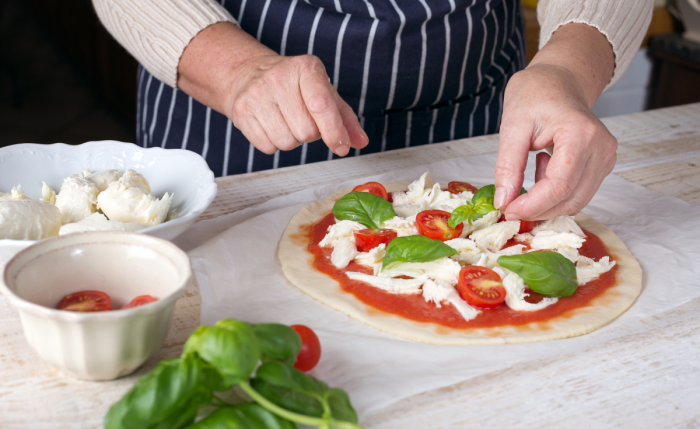 How To Make An Authentic Italian Pizza At Home!